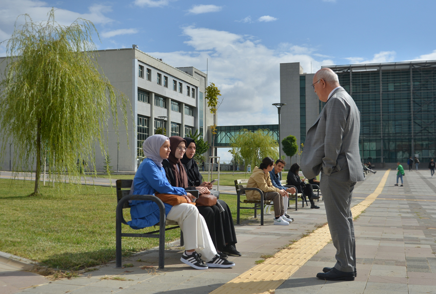 Uşak Üniversitesi